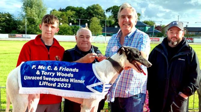 Bumper crowd for two finals as Canya Hot Shot wins Diana Divall ...