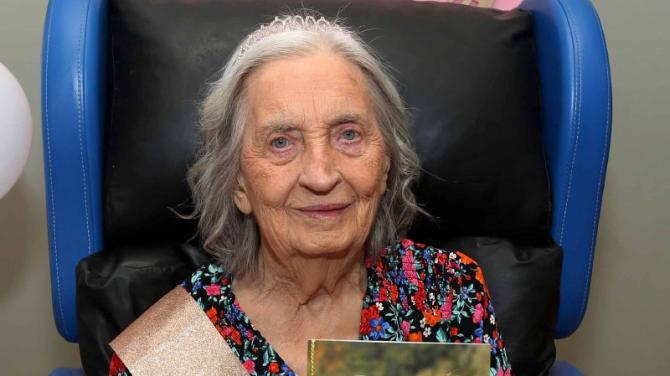 100-year-old Mary is living proof that age is just a number! - Photo 1 ...